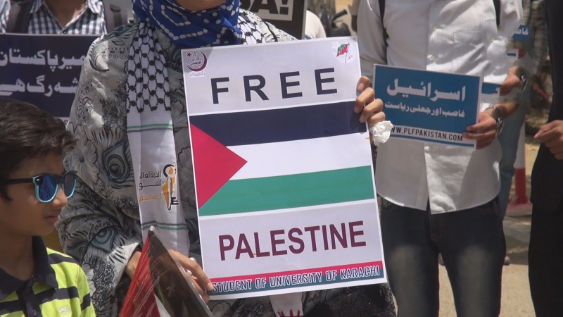 Pakistanis hold anti US and Israel protest in Karachi University Pakistanis hold anti US and Israel protest in Karachi University